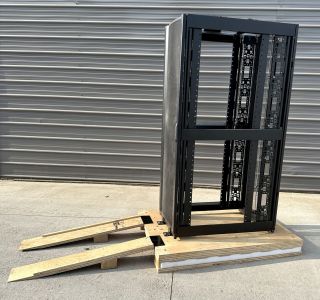 Shock Pallets for Server Racks & Fragile Cargo | J&L Wood